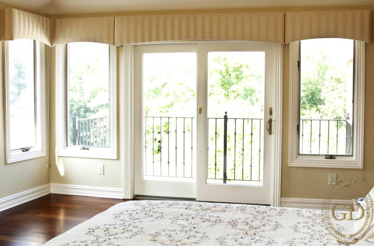 Why Choose Vertical Blinds For Large Window Covering?